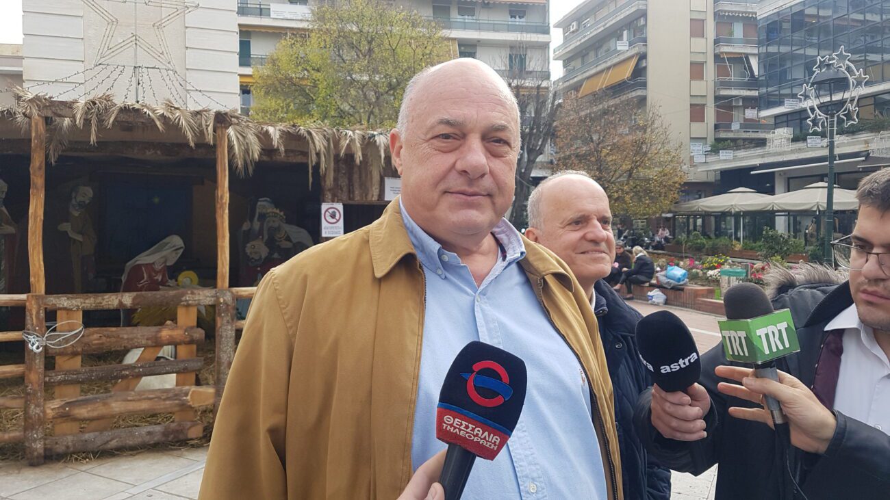 Bόλος: Αληθινά ζώα, πρόβατα και πόνυ σε δύο Χριστουγεννιάτικες φάτνες ...